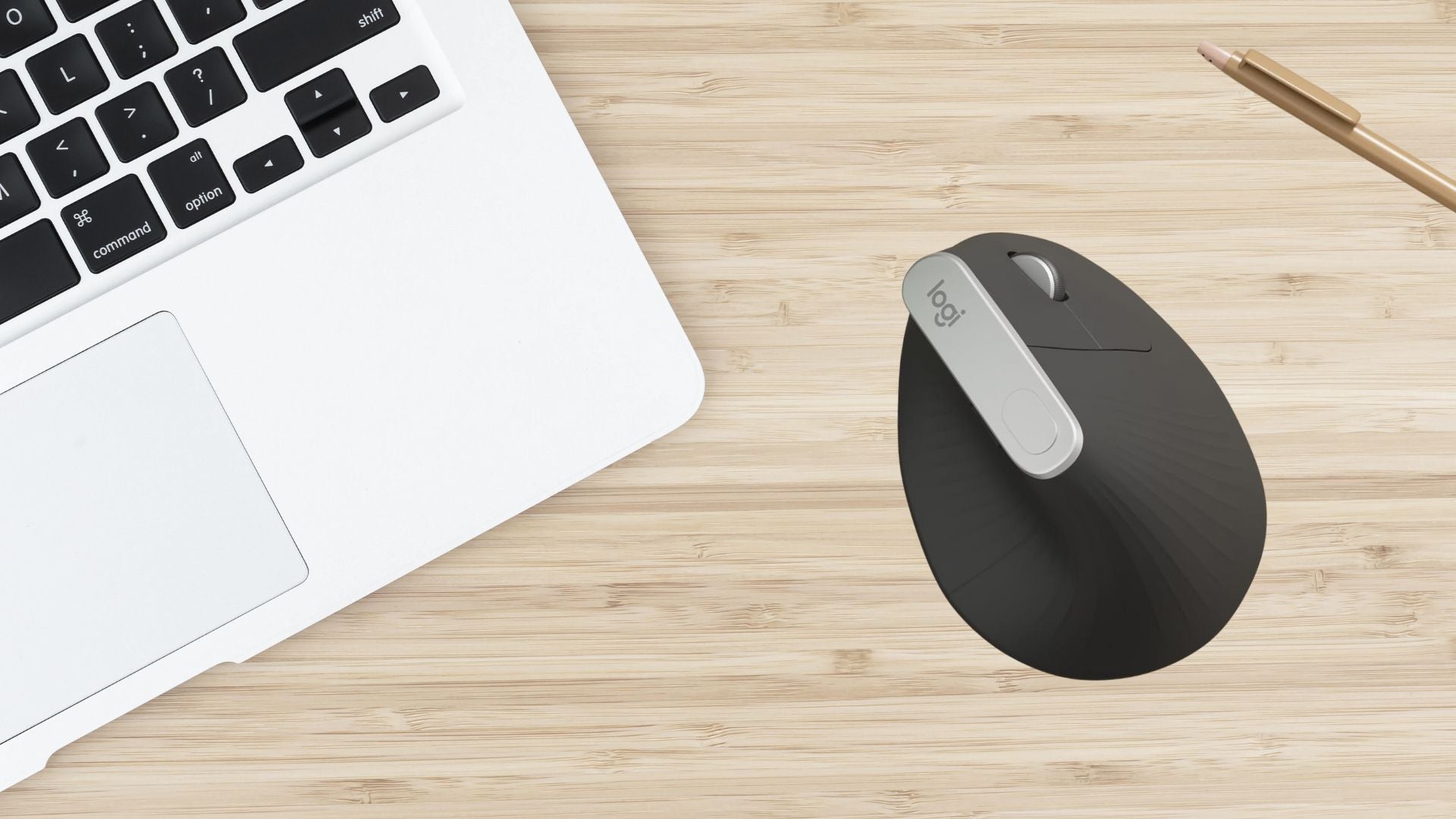 Cette souris ergonomique a presque à moitié prix dans la vente de ...
